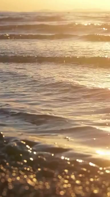 Plantilla de beach waves sea ocean background video | PosterMyWall