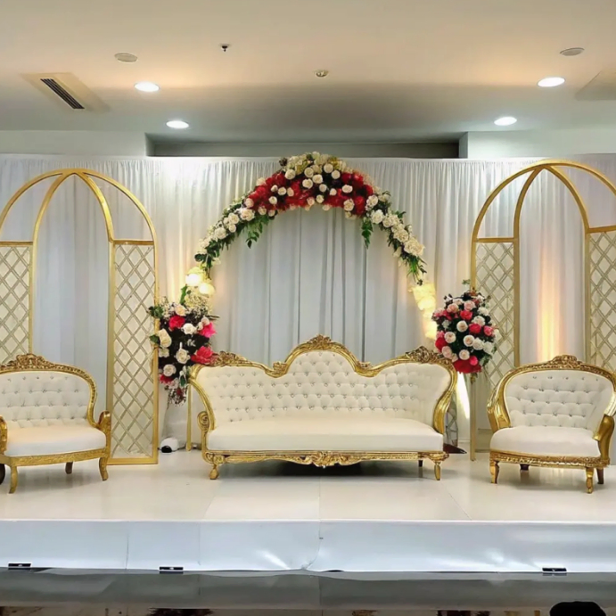 Plantilla de Brown Floral Golden Bloom Elegance Instagram Post ...