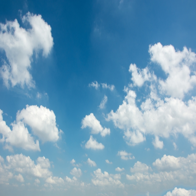 Modèle Cloudy background design flyer | PosterMyWall