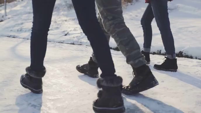 Plantilla de Zapatos Y Caminar por la calle | PosterMyWall